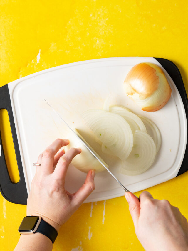 How to Cut an Onion - A Duck's Oven